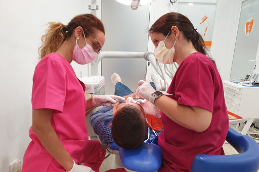 Clínica Dental TriaDent en Sevilla • Lee Opiniones y Precios | DocDental